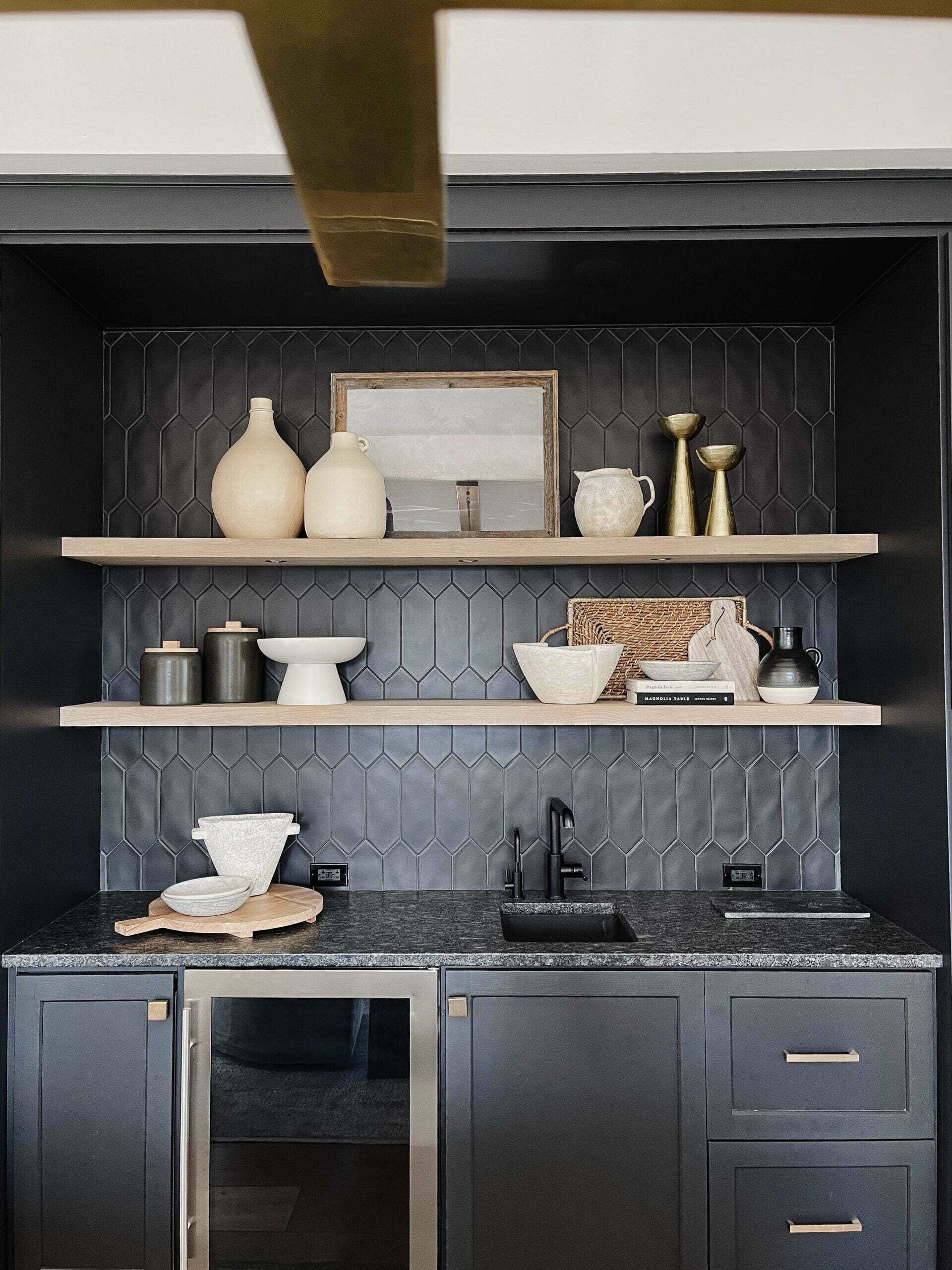 Shelf Styling 101 - The Hillary Style
