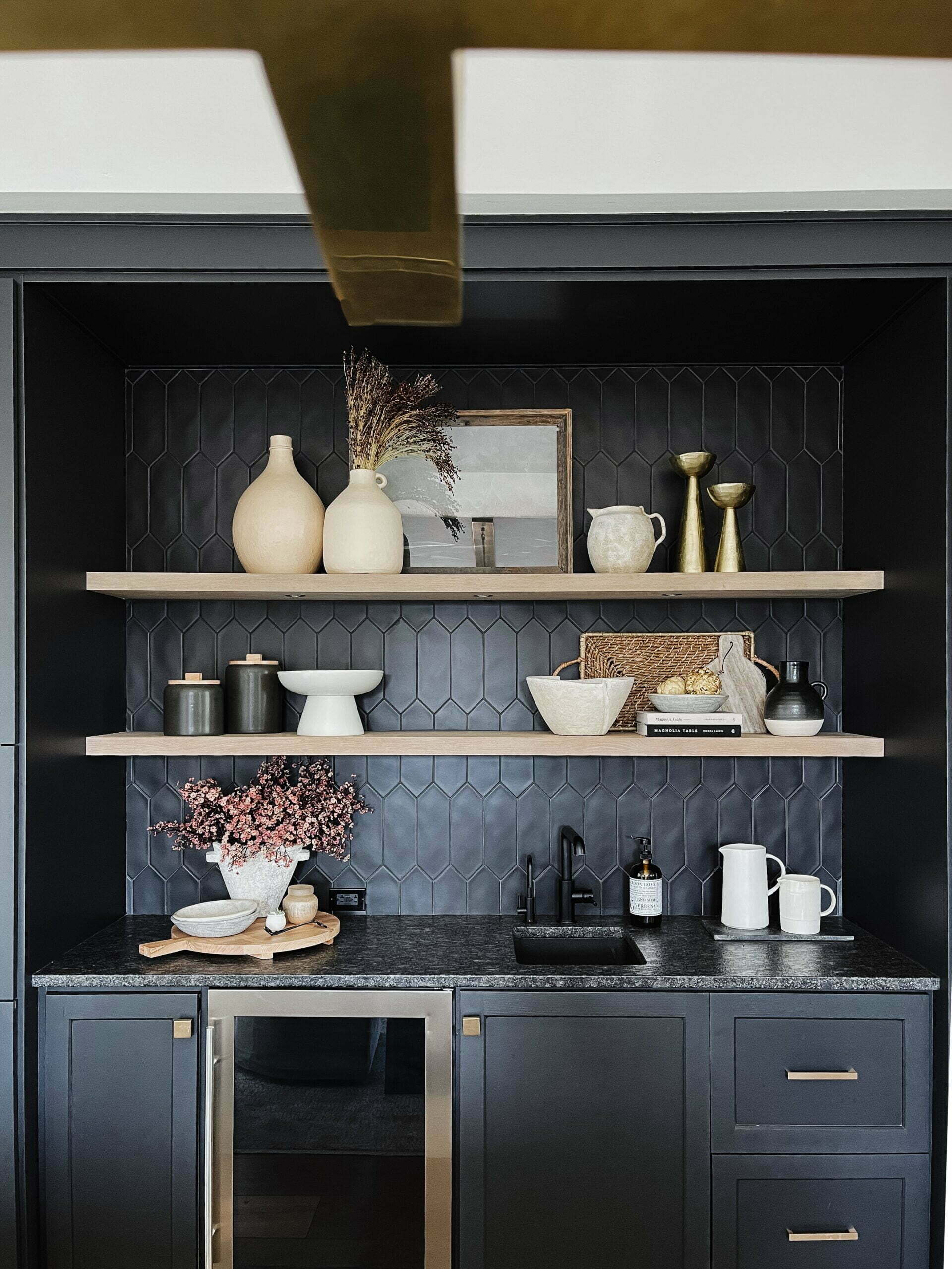Shelf Styling 101 - The Hillary Style